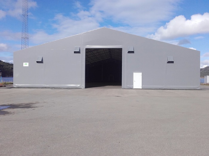 Bilder fra Ekholdt montasje as plasthall, stålbygg og pallereoler